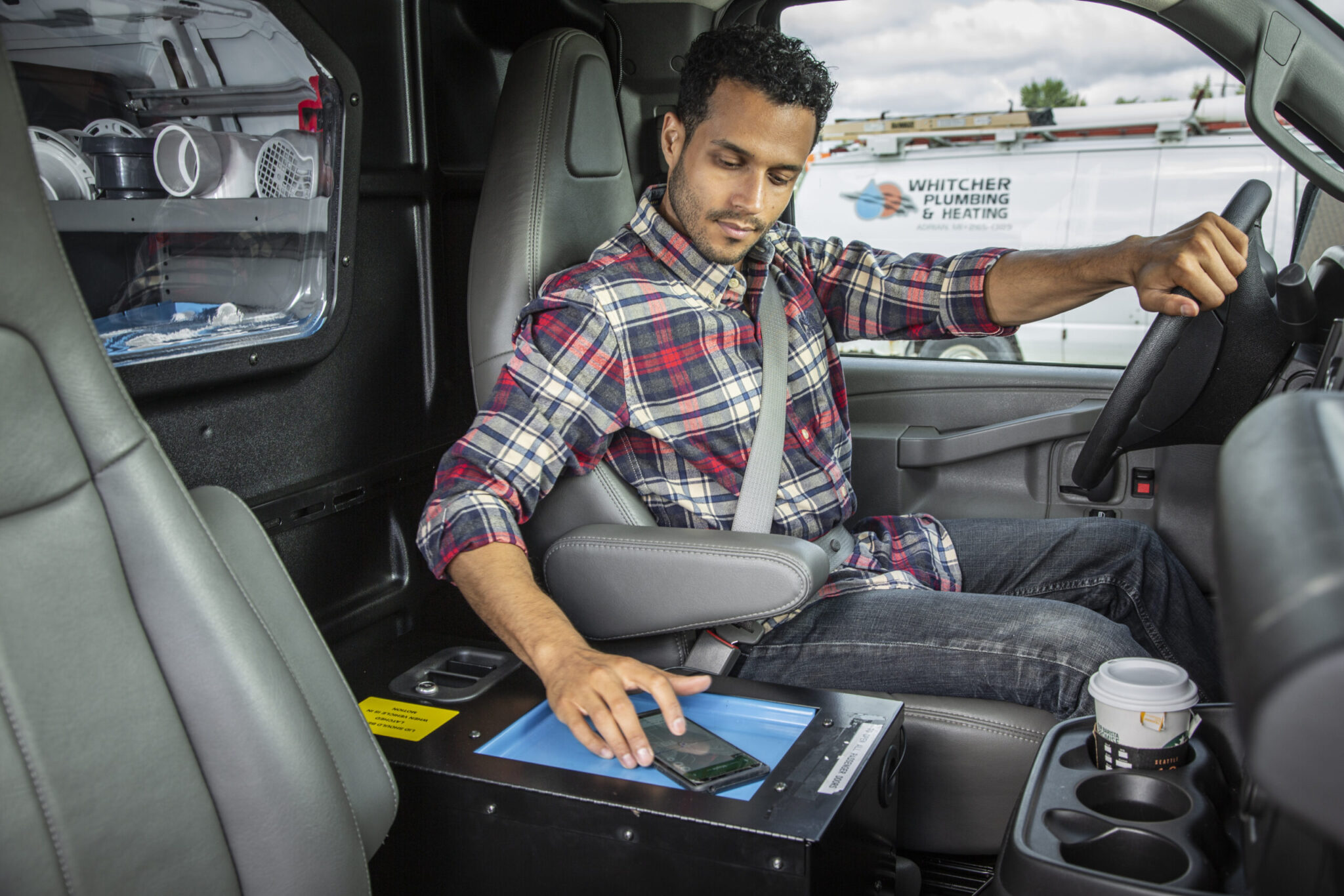 Tech Desk Console for Commercial Vehicles | Adrian Steel